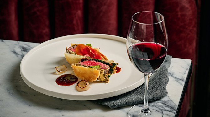 Dolly - Best Restaurant Reviews & Critic's Acclaim